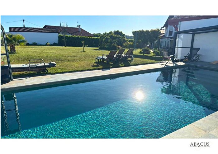 Maison à vendre - Larressore - 13 pièces - 7 chambres