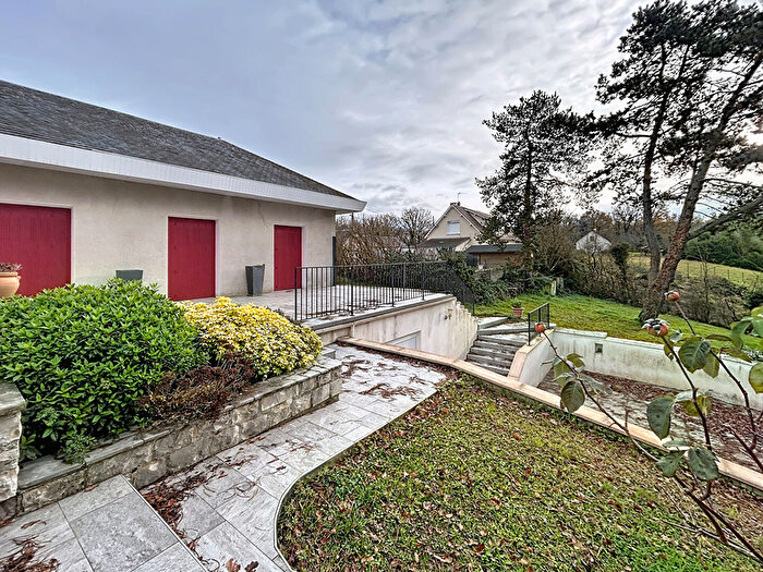 Maison à vendre - Guerchy - 6 pièces - 4 chambres