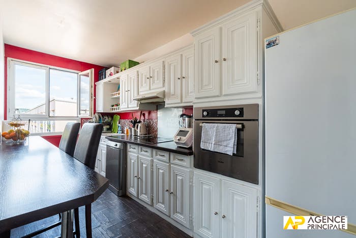 Maisons-Laffitte, Est : Appartement 4 pièces à vendre