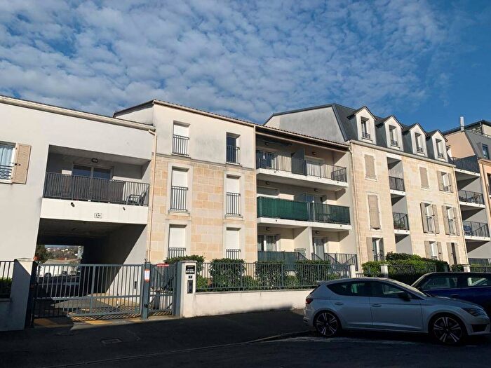 Appartement à louer - Les Barris, Périgueux - 3 pièces - 2 chambres