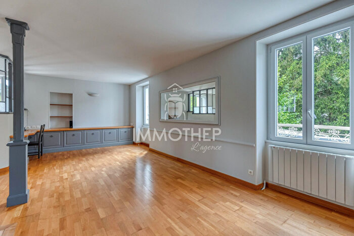 Vaulnaveys-le-Haut : Appartement 4 pièces à vendre