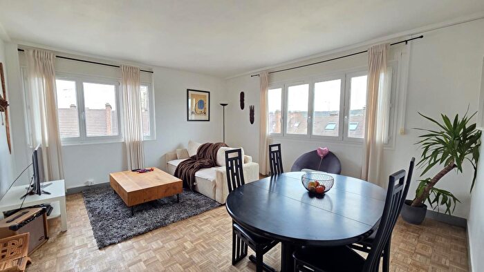 Appartement à vendre - Mantes-la-Jolie, Centre-ville - 5 pièces - 3 chambres