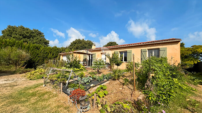 Maison 4 pièces à Eyragues, à vendre