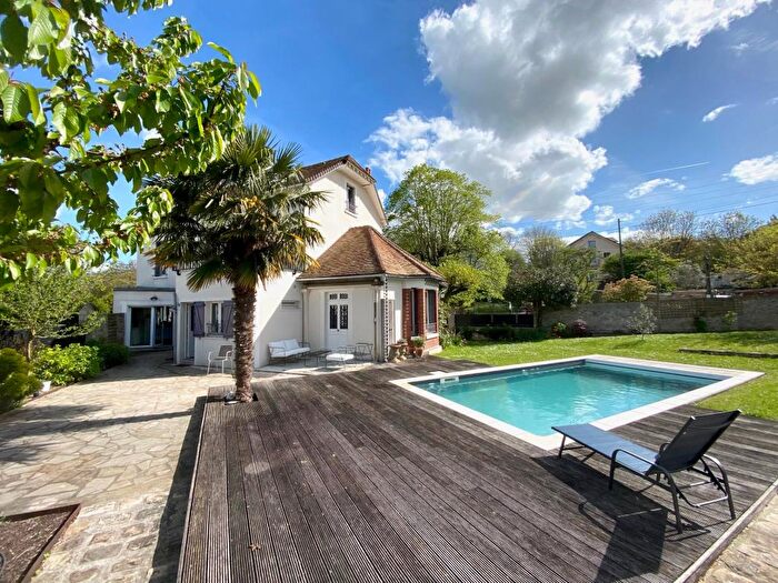 Maison 8 pièces à vendre - Épône