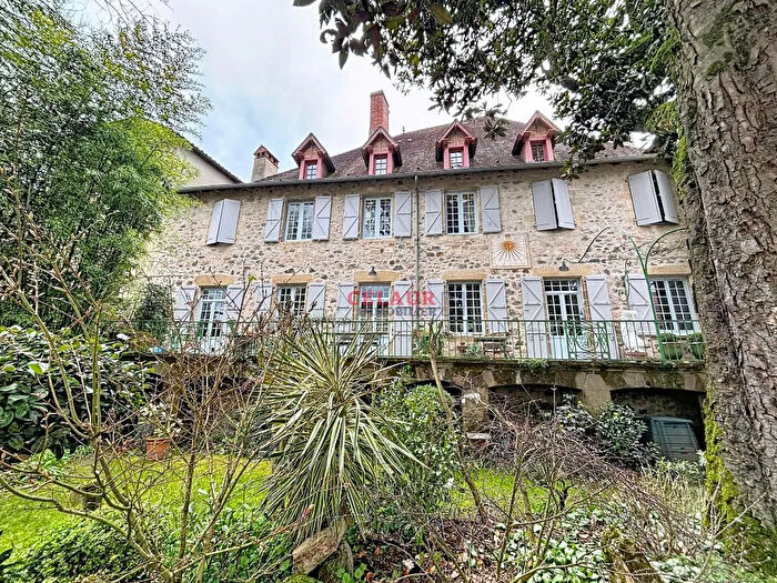 Maison à vendre - Beaulieu-sur-Dordogne - 15 pièces - 6 chambres