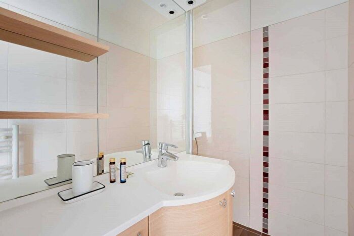 Appartement à louer - Emeriau-Zola, Paris ème arrondissement - 2 pièces - 1 chambre