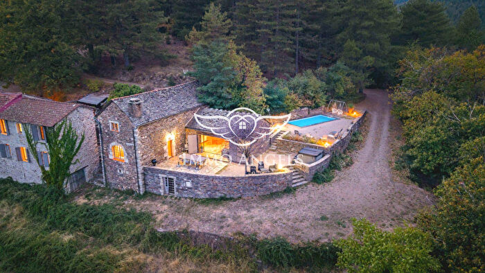 Génolhac : Maison 13 pièces à vendre