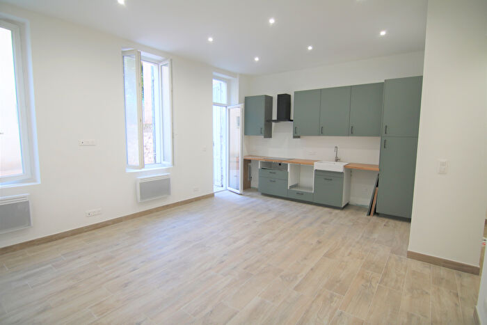 Appartement à louer - Marseille e , Cinq Avenues - 3 pièces - 1 chambre