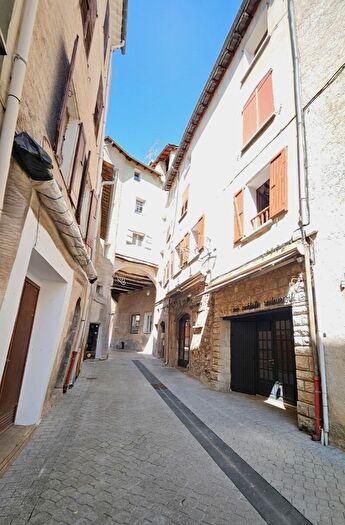 Appartement à vendre - Castellane - 9 pièces - 7 chambres