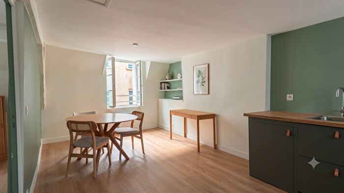 Appartement 2 pièces à Saint-Germain-en-Laye, Centre-ville, Quartiers forestiers, à vendre