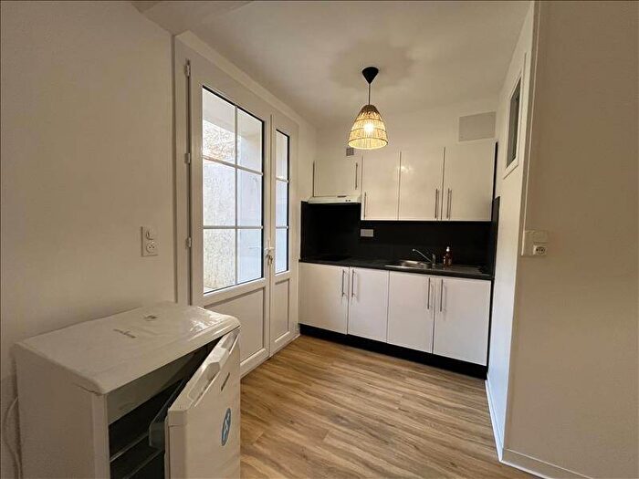 Appartement à louer - Centre, Saintes - 1 pièce