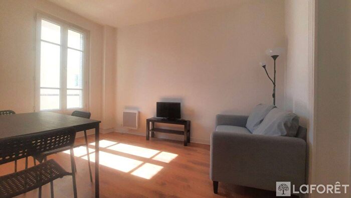 Kremlin-Saint Germain, Le Kremlin-Bicêtre : Appartement 3 pièces à louer