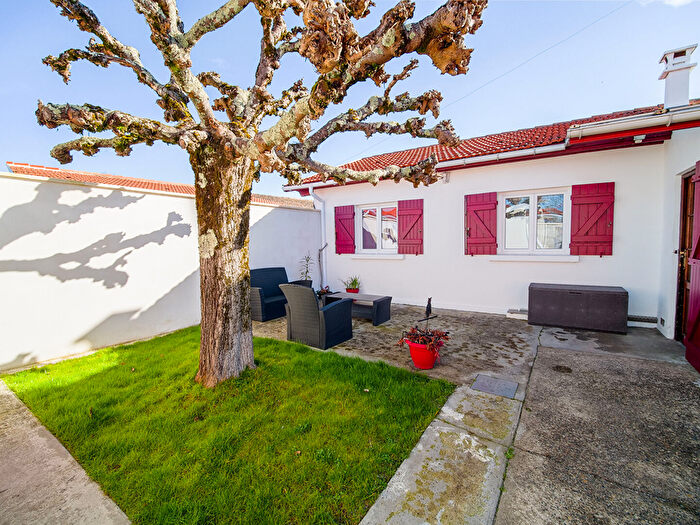Maisons à vendre et appartements à louer - 1