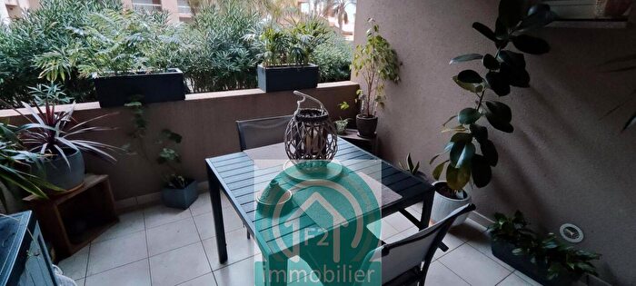Appartement à louer - Santa-Lucia-di-Moriani - 2 pièces - 1 chambre
