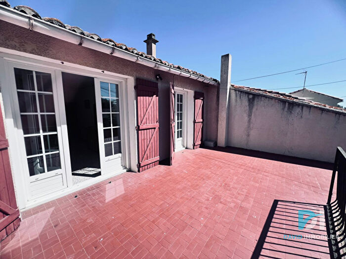 Maison 4 pièces à Montblanc, à vendre