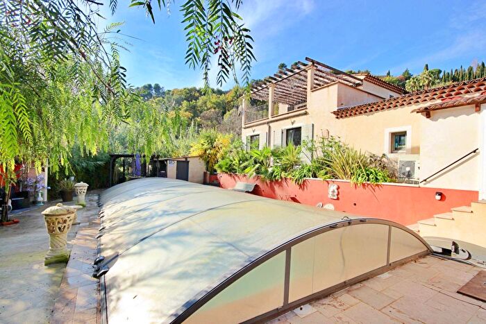 Maison à vendre - Saint-Paul-de-Vence - 6 pièces - 4 chambres