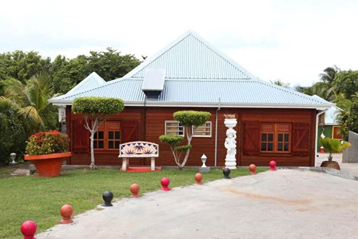 Maison à vendre - Le Moule - 4 pièces - 3 chambres