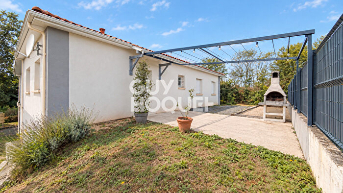 Maison 5 pièces à Saint-Pierre-Lafeuille, à vendre