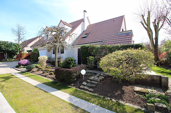 Maison à vendre - Noisy-le-Roi - 8 pièces - 6 chambres