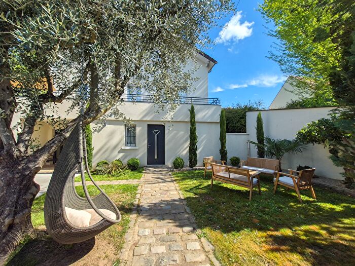 Maison 9 pièces à Saulx-les-Chartreux, à vendre