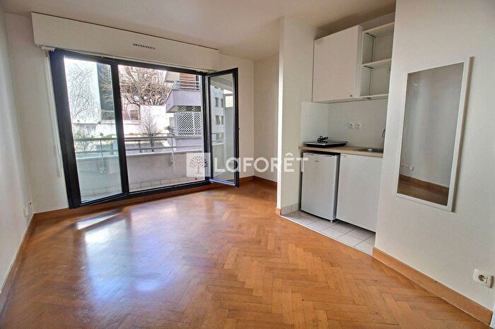 Appartement à louer - République, Suresnes - 1 pièce