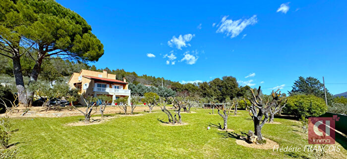 Maison à vendre - Camps-la-Source - 6 pièces - 5 chambres