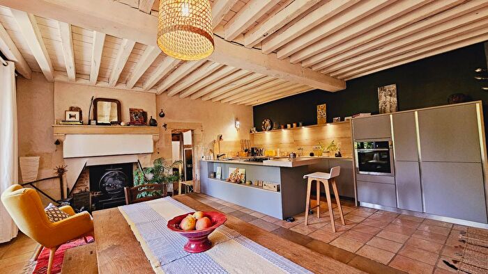 Maison à vendre - Quantilly - 8 pièces - 4 chambres