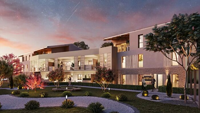 Appartement à louer - Uzès - 4 pièces - 3 chambres