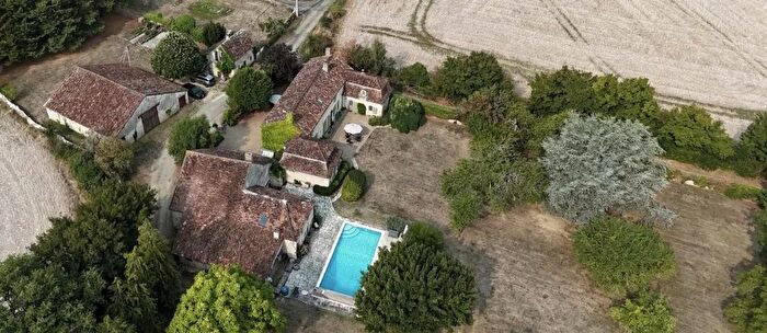 Maison à vendre - Saint-Savin - 17 pièces - 5 chambres