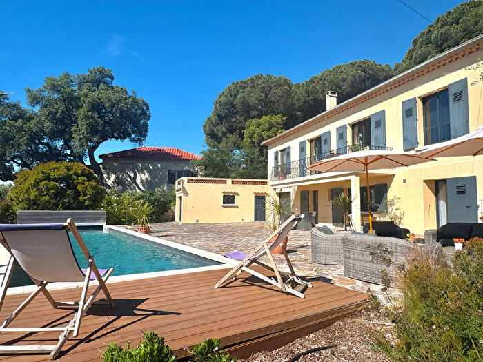 Bormes-les-Mimosas, Centre-ville, Le Pin - Maison 7 pièces à vendre