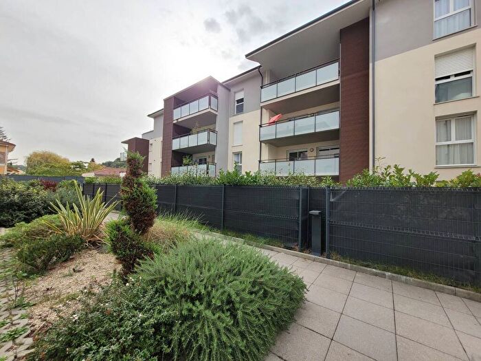 Appartement à louer - Maubec - 2 pièces - 1 chambre