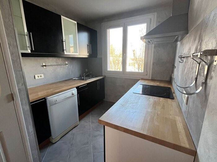 Appartement à louer - Troyes - 4 pièces - 2 chambres