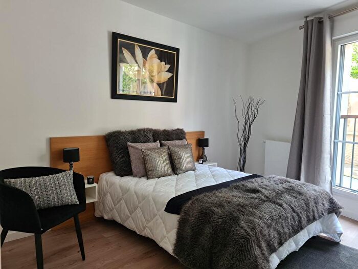 Appartement à louer - Villiers-sur-Marne, Centre-ville - 1 pièce - 1 chambre