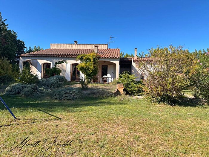 Jonquières-Saint-Vincent : Maison 5 pièces à vendre