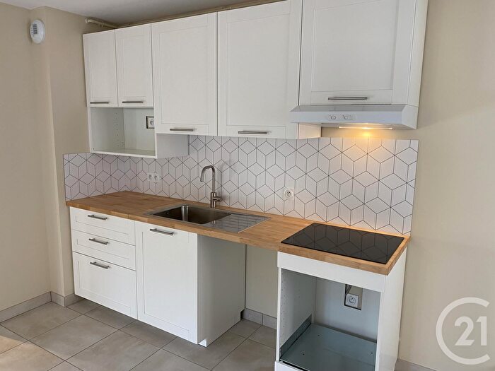 Appartement à louer - Annonay, Centre-ville - 3 pièces - 2 chambres