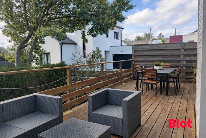 Maison à vendre - Saint-Aubin-dAubigné - 5 pièces - 3 chambres