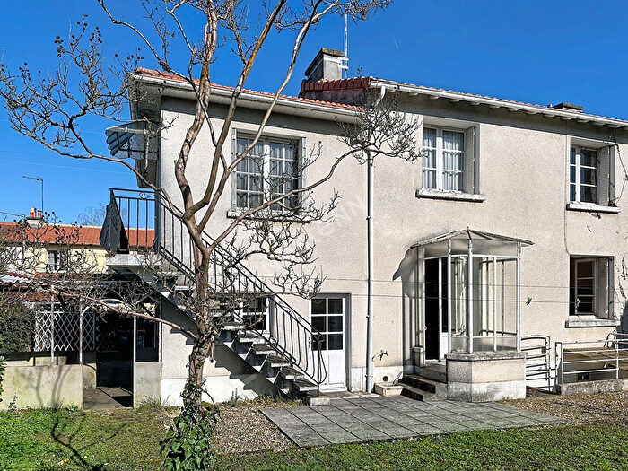 Maison à vendre - Poitiers, Ouest - 6 pièces - 4 chambres