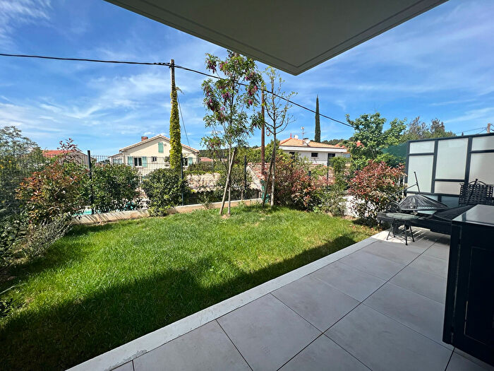 Appartement à louer - Aix-en-Provence, Luynes - 2 pièces - 1 chambre