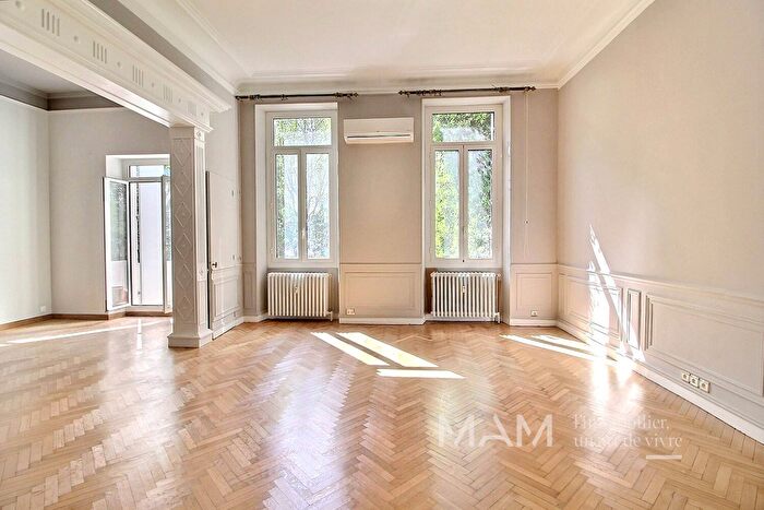 Appartement à louer - Périer, Marseille ème arrondissement - 7 pièces - 4 chambres