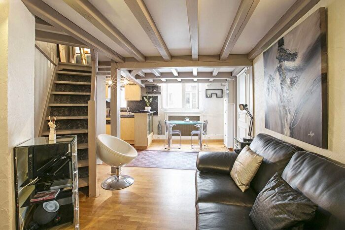 Appartement à louer - Hoche-Friedland, Paris ème arrondissement - 2 pièces - 1 chambre