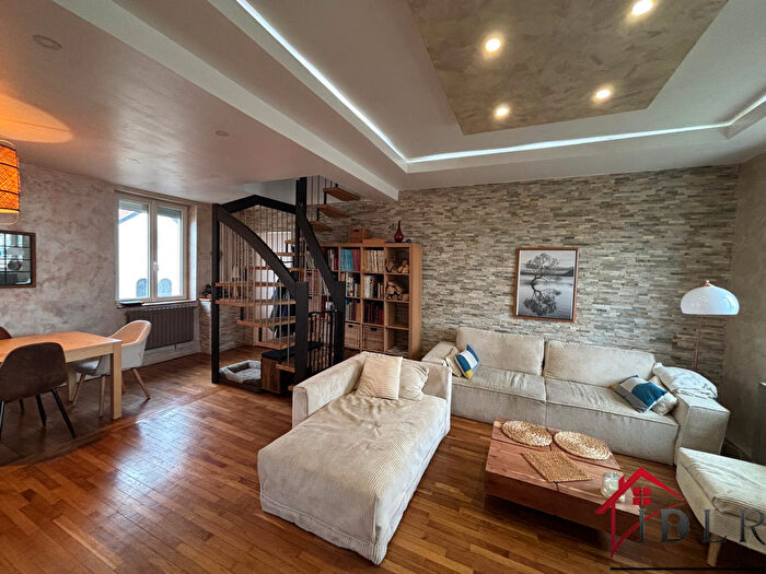 Appartement à vendre - Pouilly - 5 pièces - 4 chambres