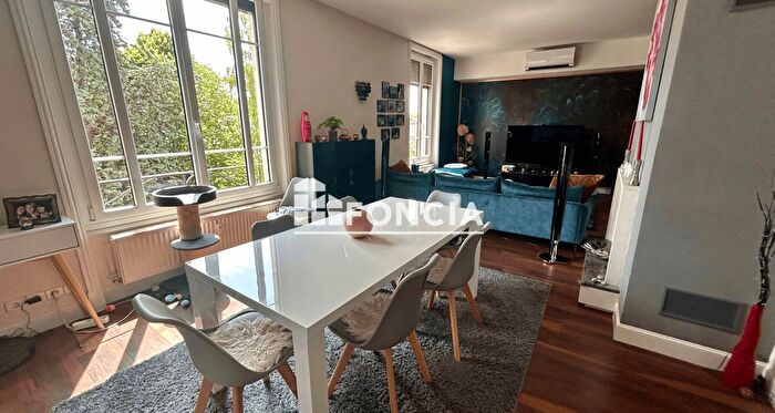 Appartement à vendre - Roanne, Centre-ville, Varenne - 5 pièces - 2 chambres