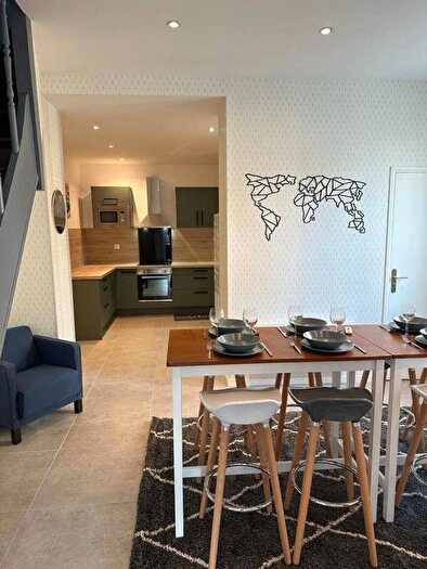 Appartement à louer - Hellemmes-Centre, Lille - 2 pièces - 7 chambres