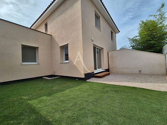 Nages-et-Solorgues : Maison 4 pièces à louer