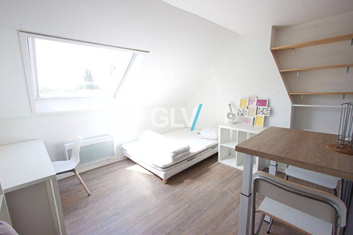Grand boulevard, La Madeleine : Appartement 1 pièce à louer