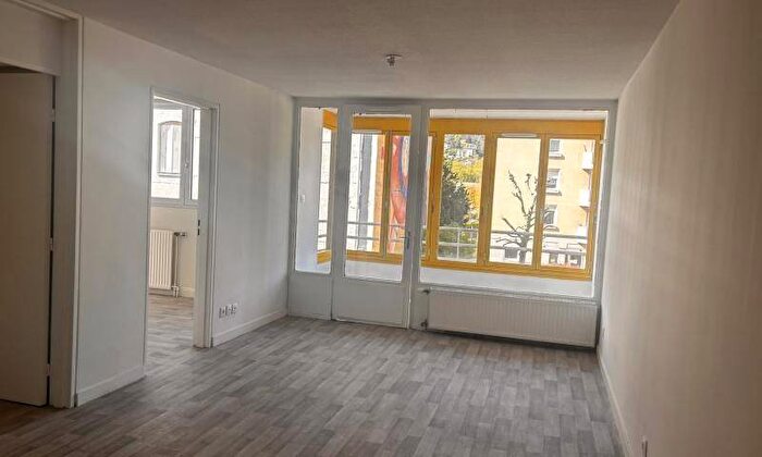 Centre Est, Unieux : Appartement 4 pièces à louer