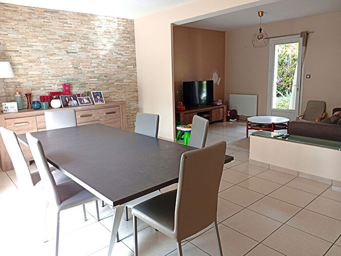 Maison à vendre - Saint-Bonnet-lès-Allier - 5 pièces - 3 chambres