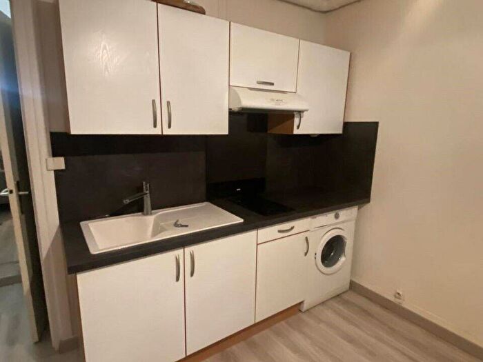 Appartement à louer - Colline des Pères-Tardy, Saint-Étienne - 1 pièce