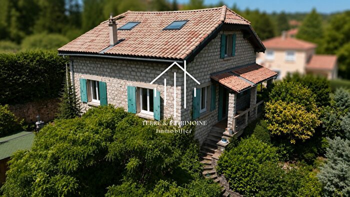 Saint-Étienne-de-Fontbellon : Maison 4 pièces à vendre