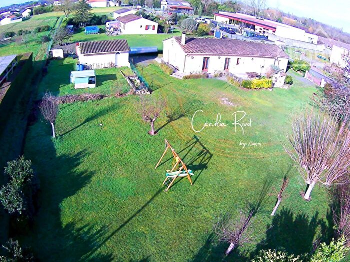 Maison à vendre - Saint-Christoly-de-Blaye - 6 pièces - 5 chambres